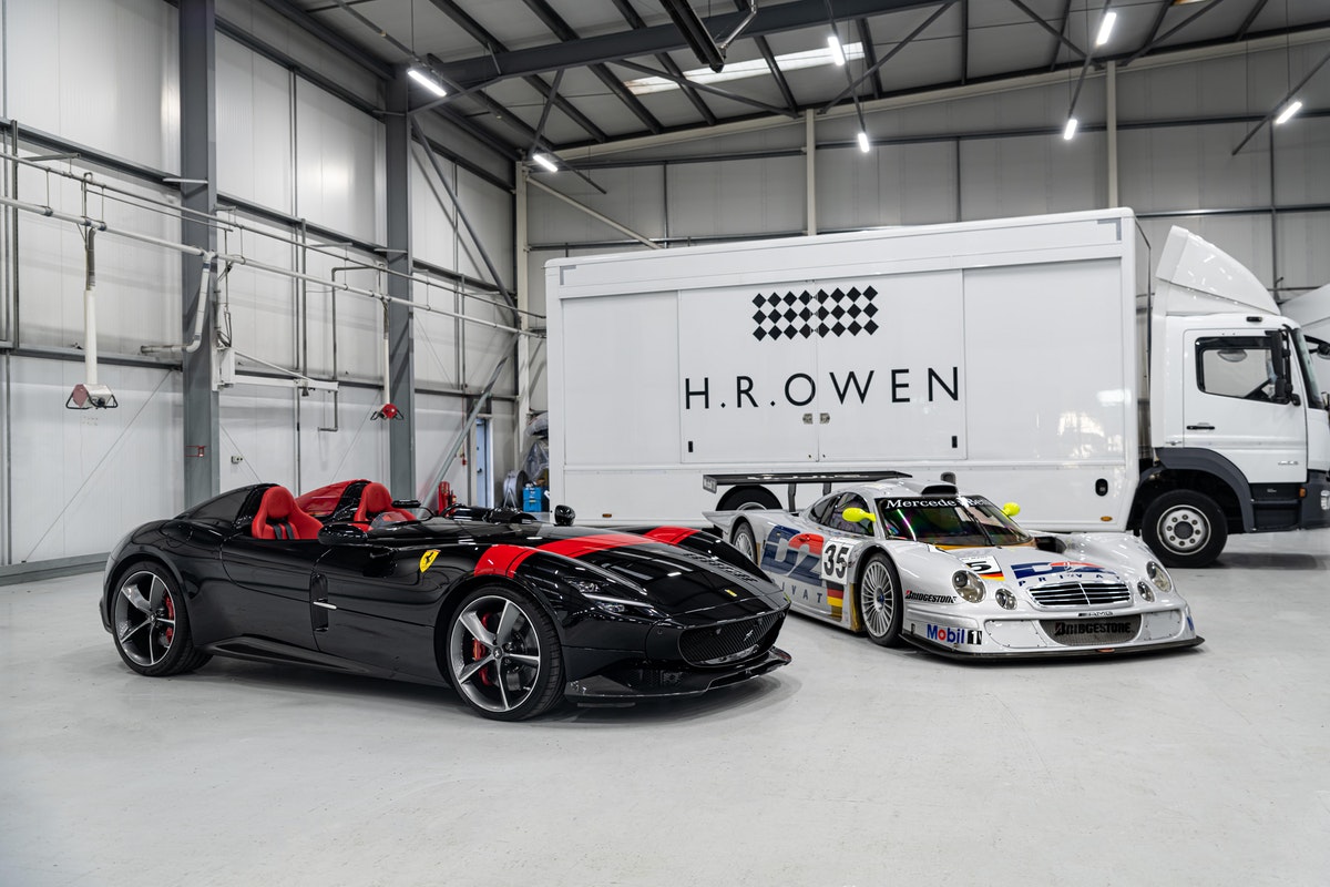 RoadStr users get up close and personal with Gordon Ramsay's Ferrari ...